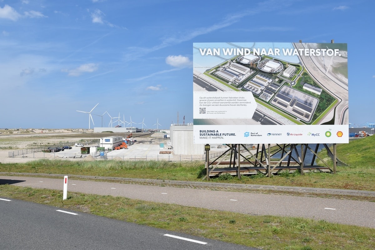 Europas größter Hafen will nachhaltig werden - Port of Rotterdam wird ...